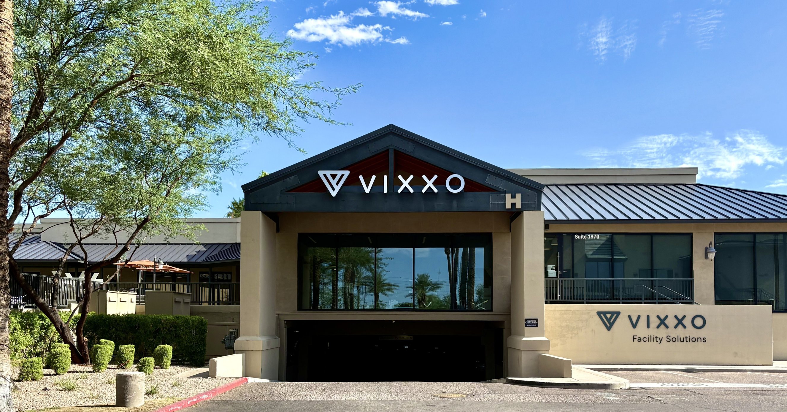 About Us | Vixxo